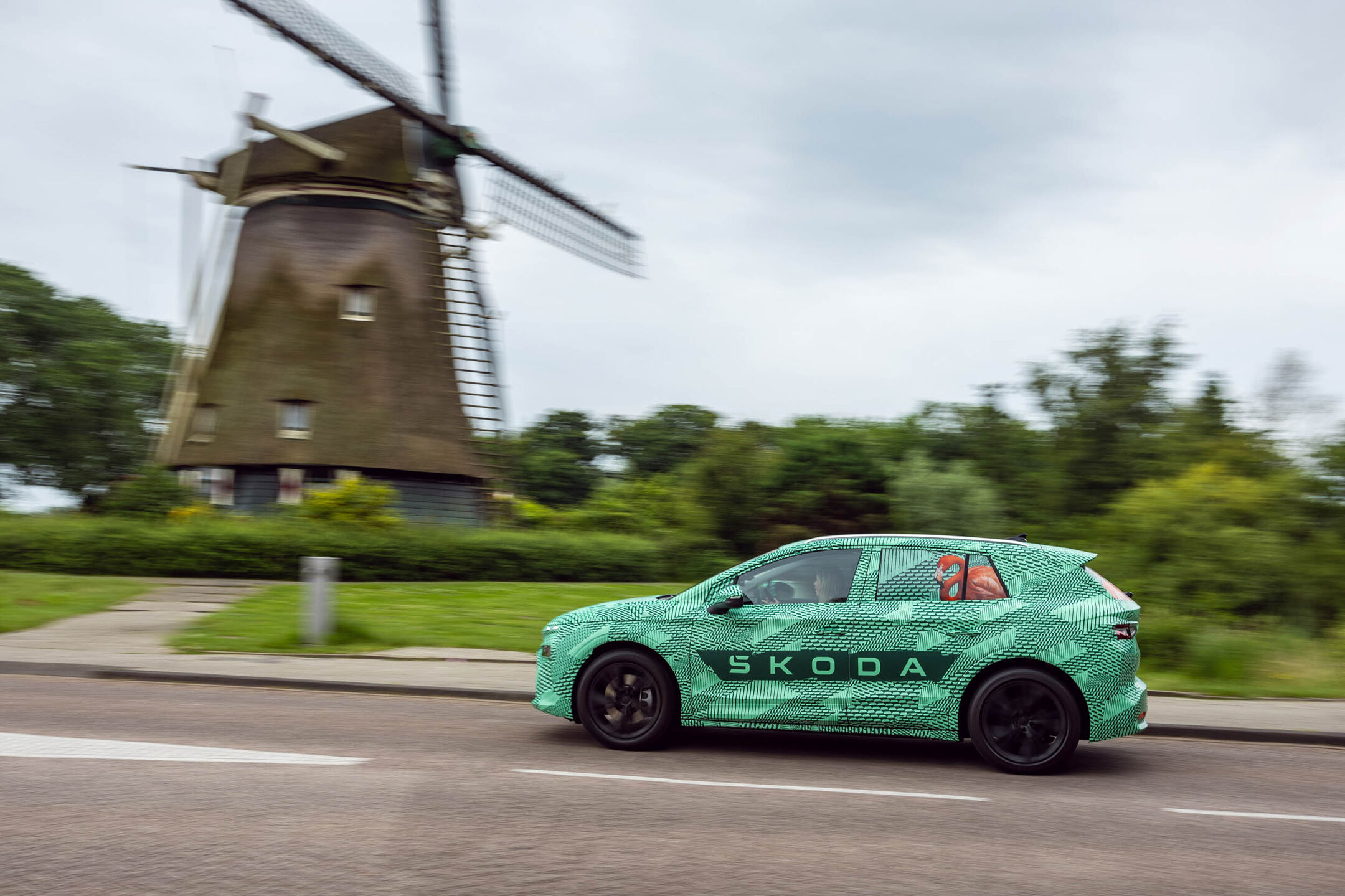 Za volanom: Škoda elroq | AMZS